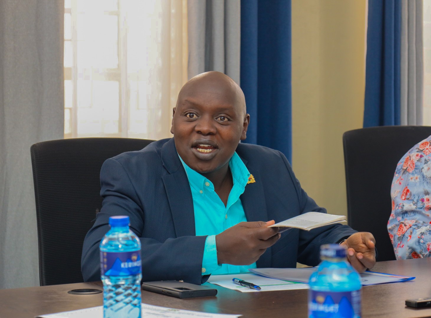 Senator Condemns Rising Hooliganism In County Offices - Kahawatungu