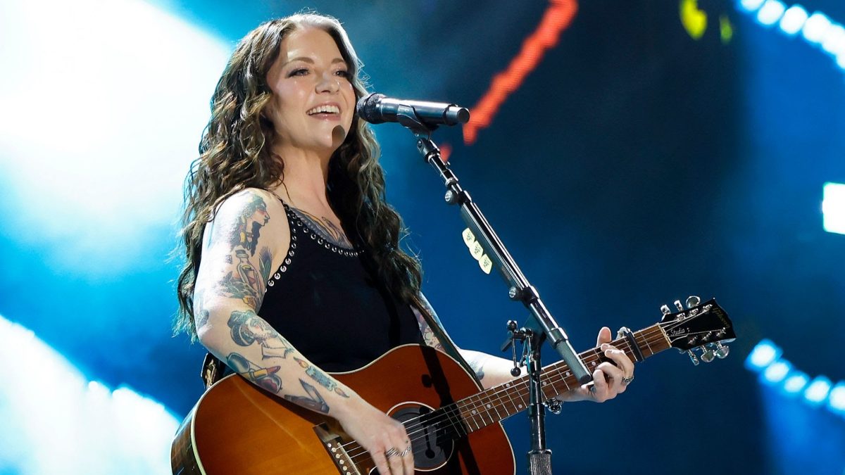 Ashley McBryde Siblings: Meet the Siblings Squad Behind the American ...