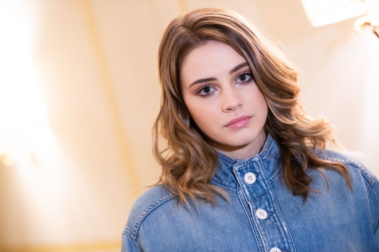 Katherine Langford Siblings: Getting to Know Josephine Langford - Kahawatungu