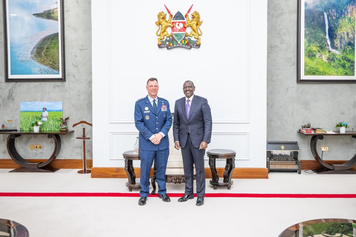 Ruto Meets New AFRICOM Commander General Dagvin Anderson - Kahawatungu