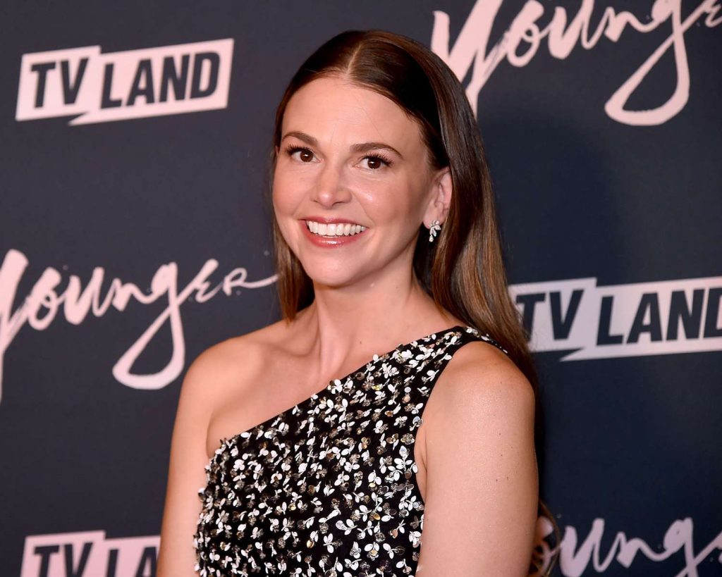 Sutton Foster Net Worth - Kahawatungu