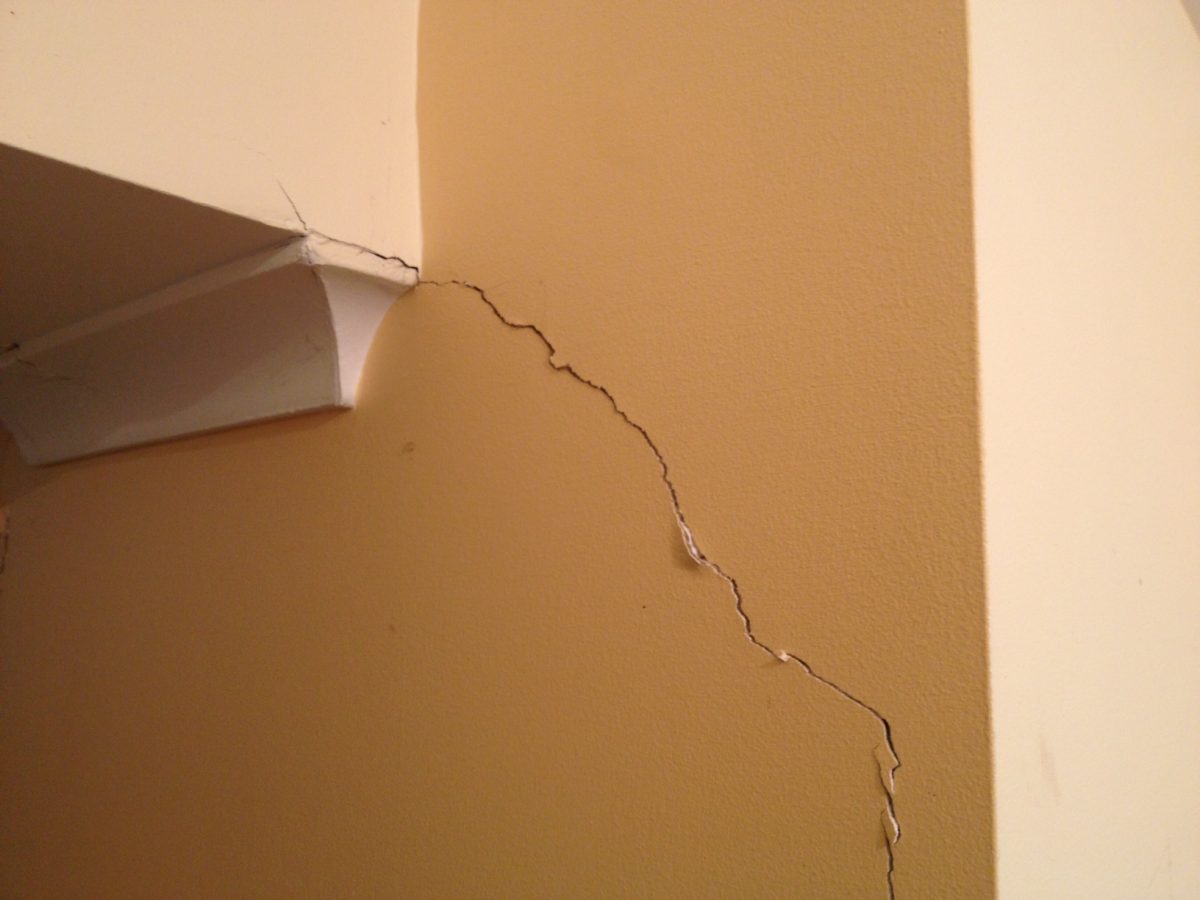 How To Fix Cracks In Plaster Walls - Kahawatungu