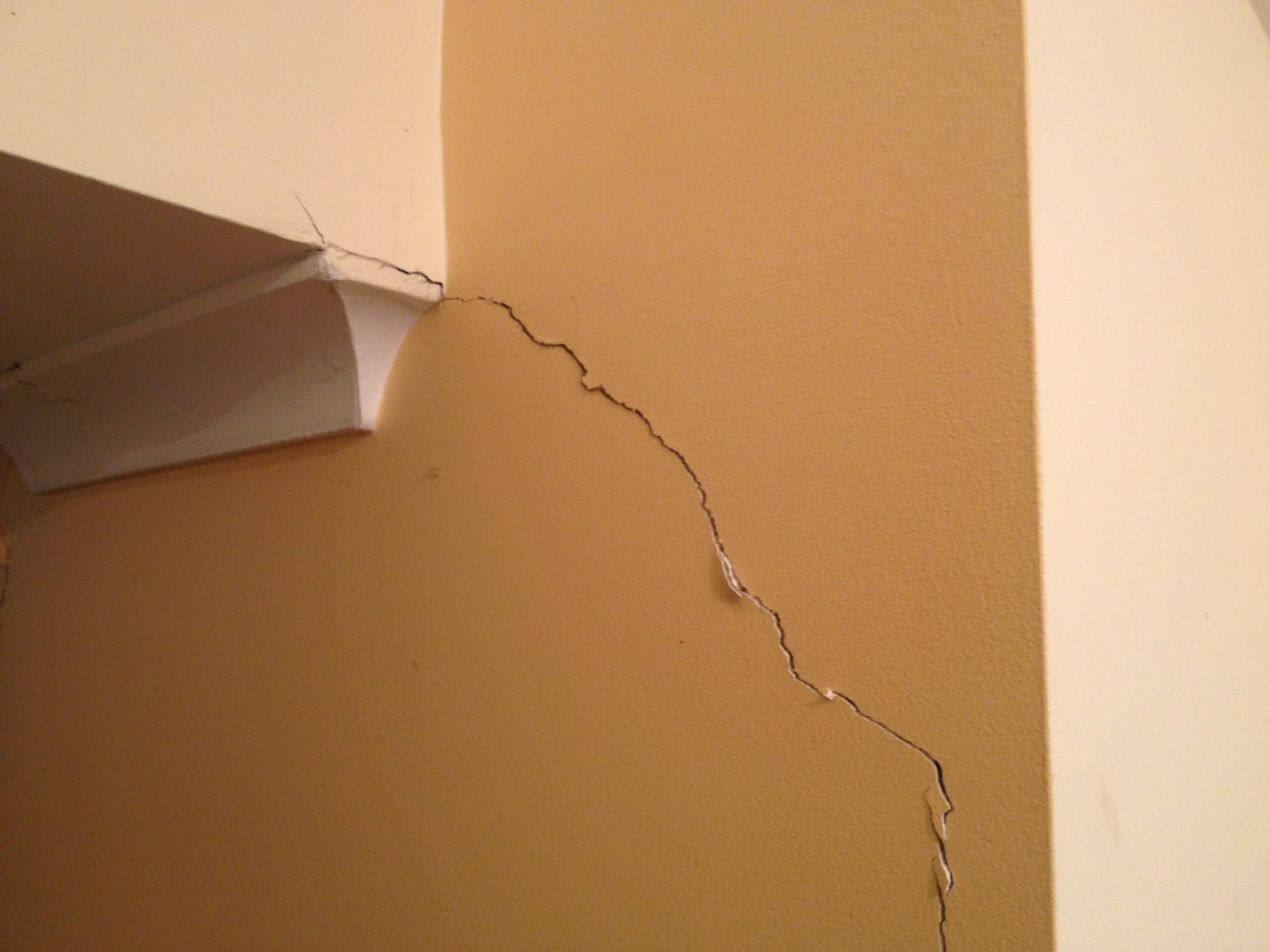 How To Fix Cracks In Plaster Walls - Kahawatungu